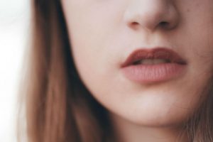 Zou jij mondkanker herkennen? Dit zijn de symptomen