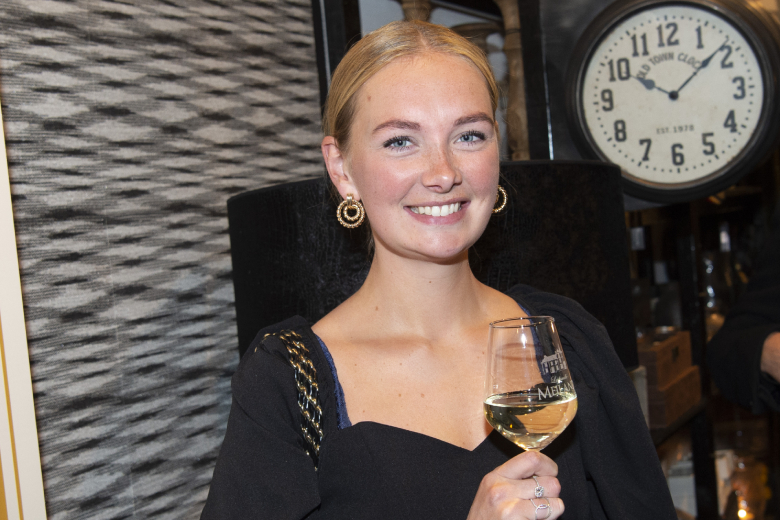 Maxime Meiland krijgt steun na hevige kritiek op foto met wijn