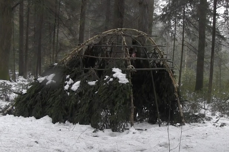 “Professional caveman” shares 5 tips on how to survive in nature