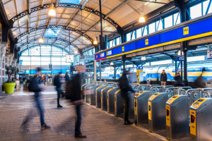 Vanaf vandaag inchecken met bankpas in de trein mogelijk