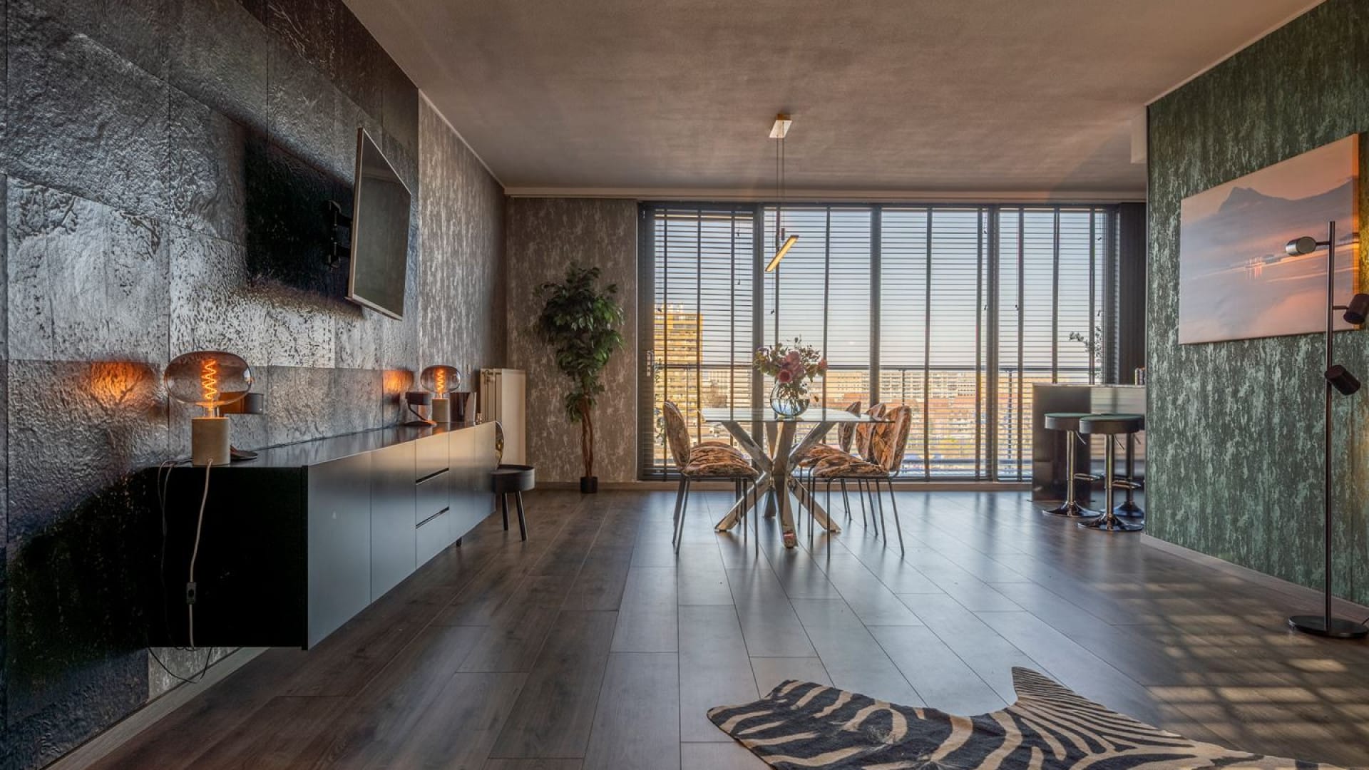 Van grachtenpand tot villa: de meest verrassende huizen van bekende ...